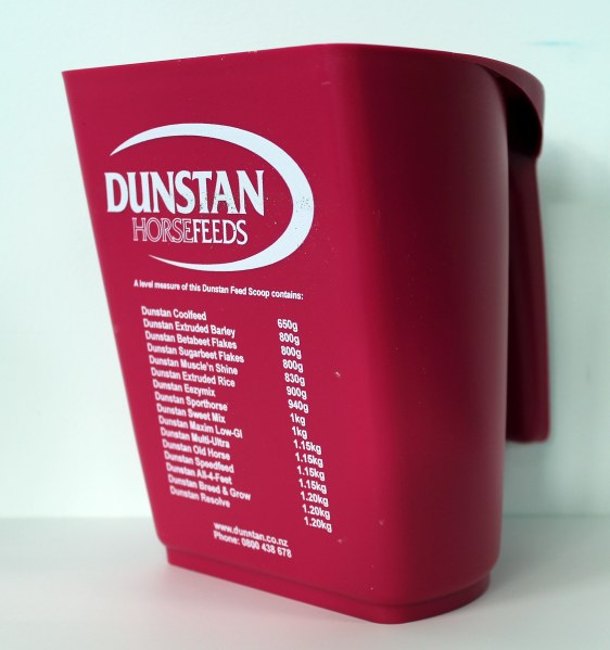 Dunstan Feed Scoop Pink Feeding Weights | Products | Dunstan Horse ...